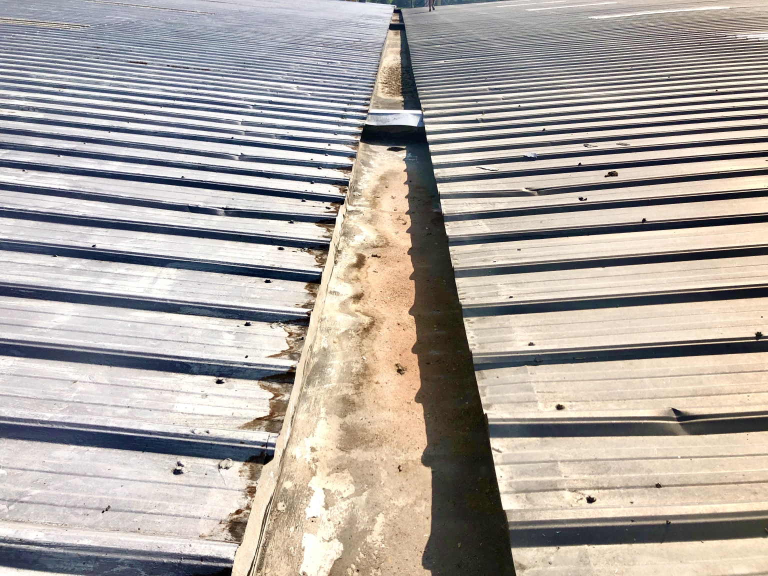 Valley Gutter Repair | Metal Roof - Spray-Tec Commercial Roofing ...